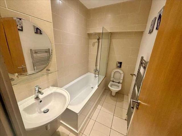 2 bed flat for sale