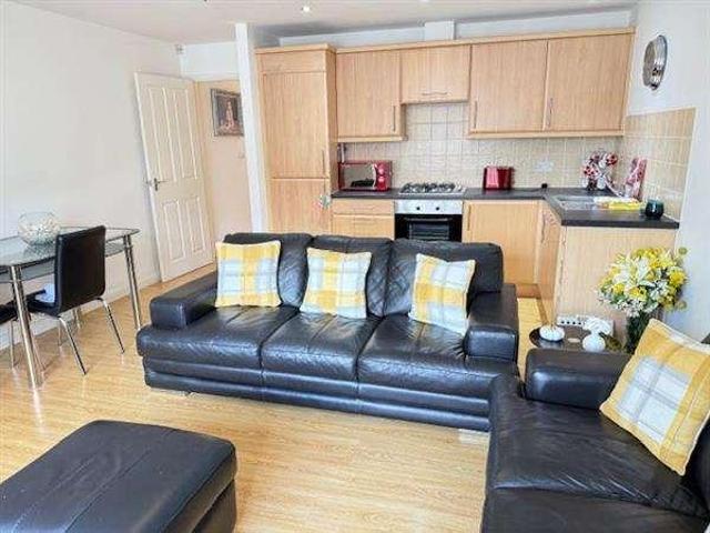 2 bed flat for sale