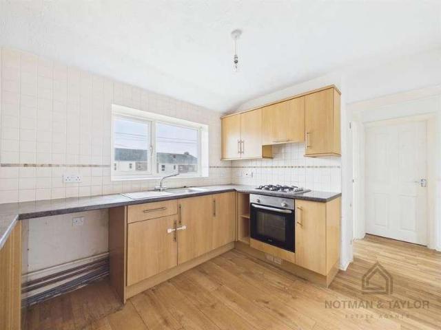 2 bed flat for sale