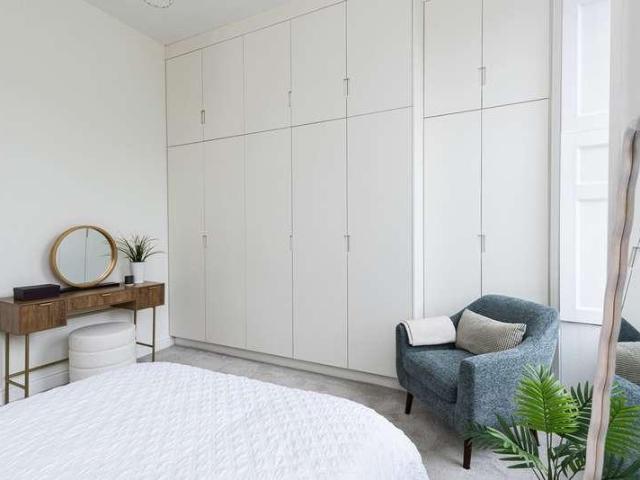 2 bed flat for sale