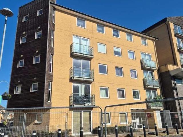 2 bed flat for sale