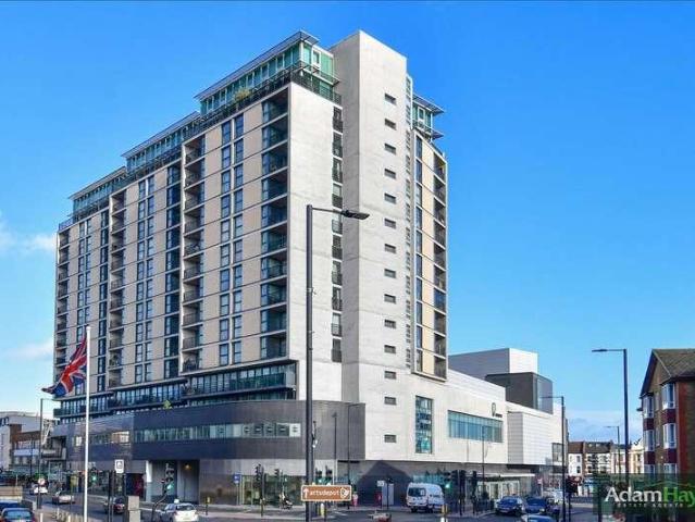 2 bed flat for sale