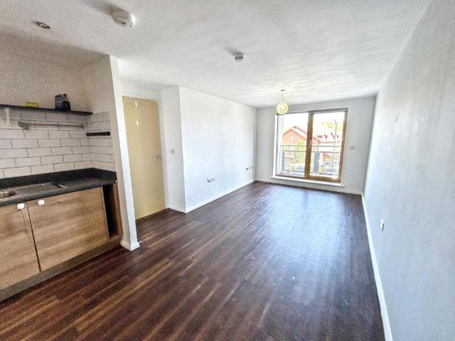 2 bed flat for sale