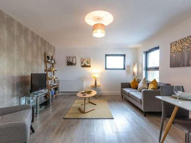 2 bed flat for sale