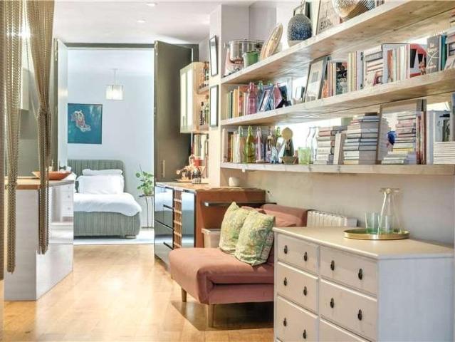 2 bed flat for sale