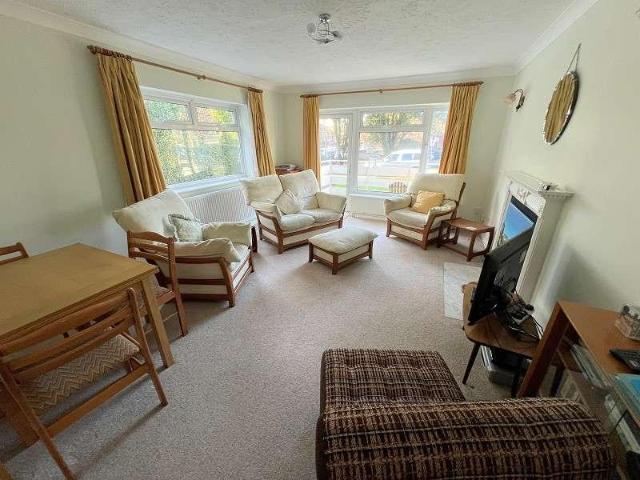 2 bed flat for sale