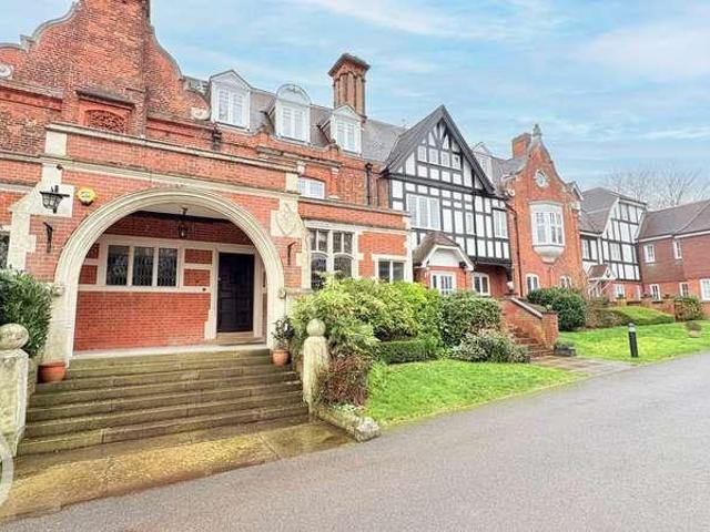 2 bed flat for sale