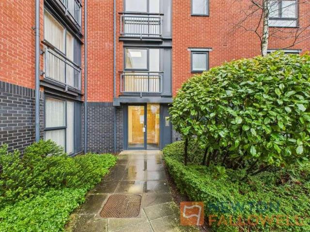 2 bed flat for sale