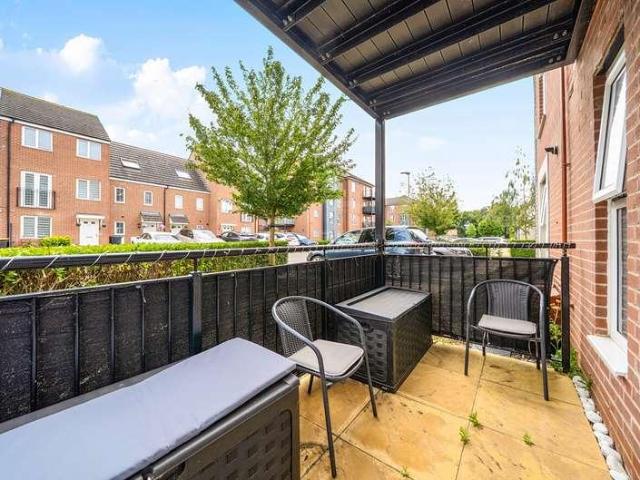 2 bed flat for sale