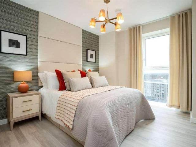 2 bed flat for sale