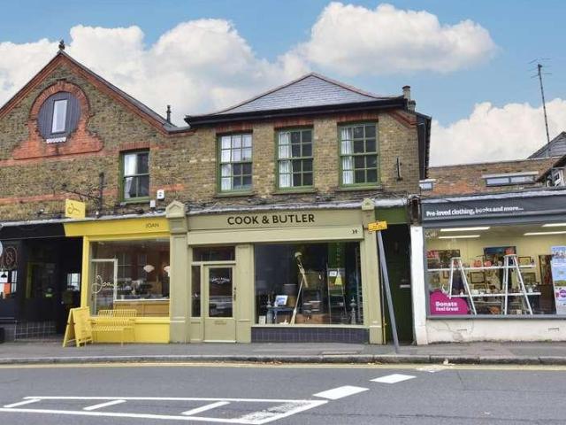 2 bed flat for sale