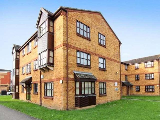 2 bed flat for sale