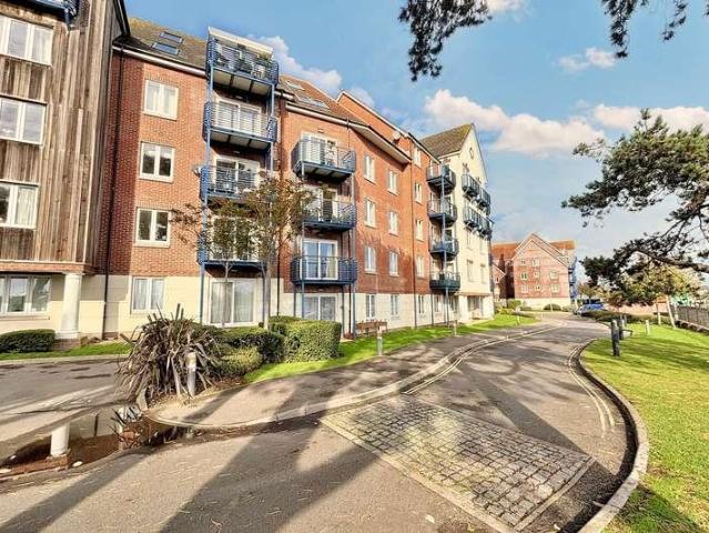 2 bed flat for sale
