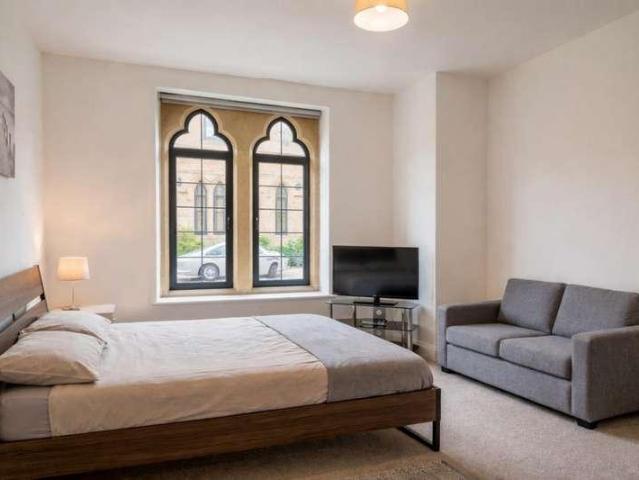 2 bed flat for sale