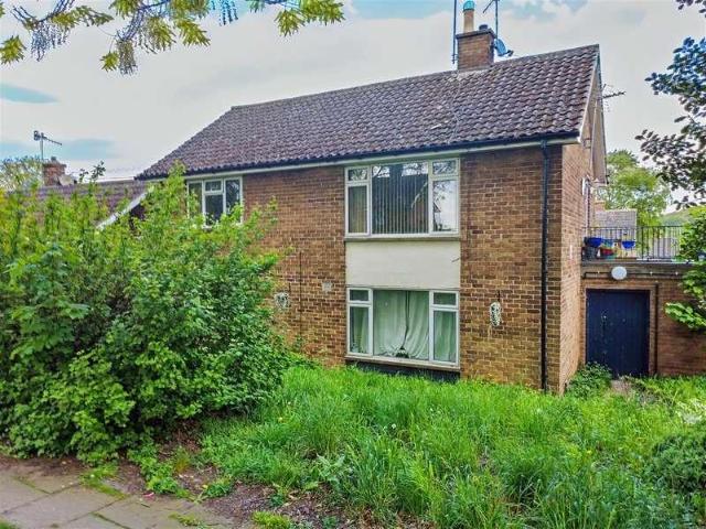 2 bed flat for sale