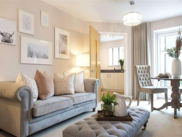 2 bed flat for sale