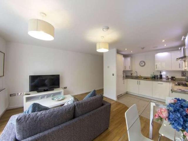 2 bed flat for sale