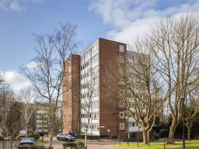 2 bed flat for sale