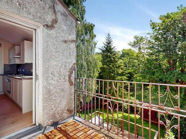 2 bed flat for sale