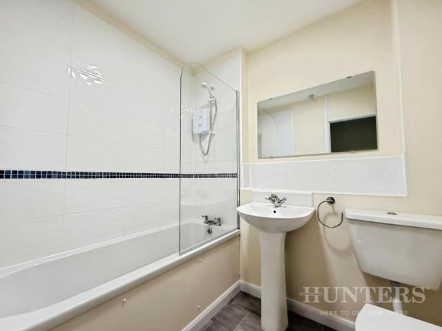 2 bed flat for sale