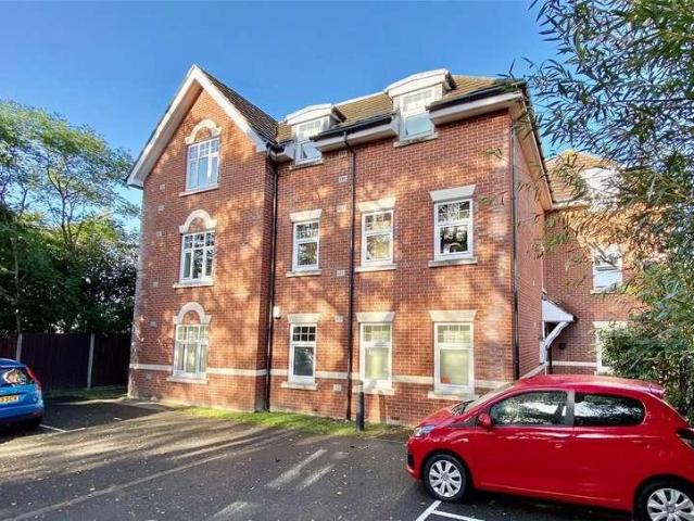 2 bed flat for sale