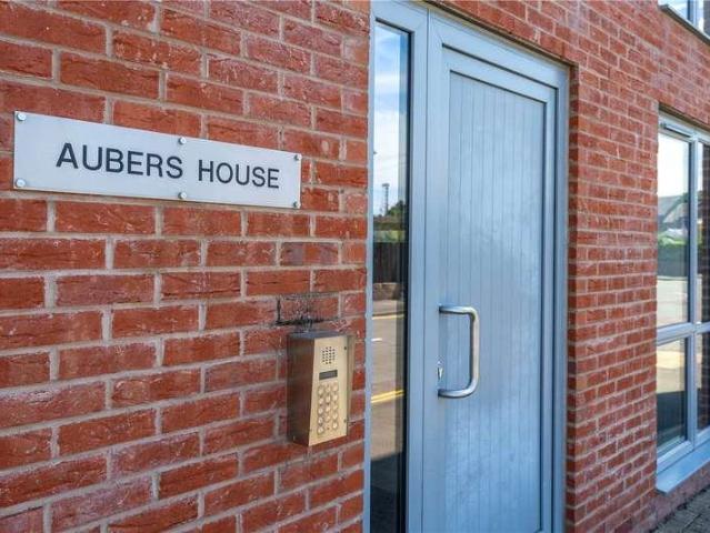 2 bed flat for sale