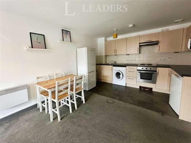 2 bed flat for sale