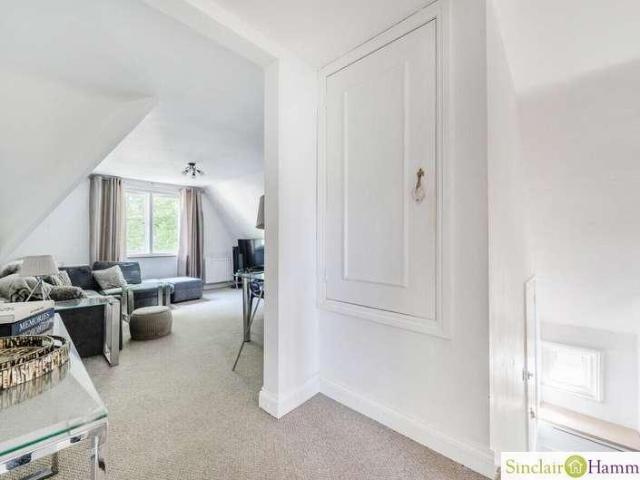 2 bed flat for sale