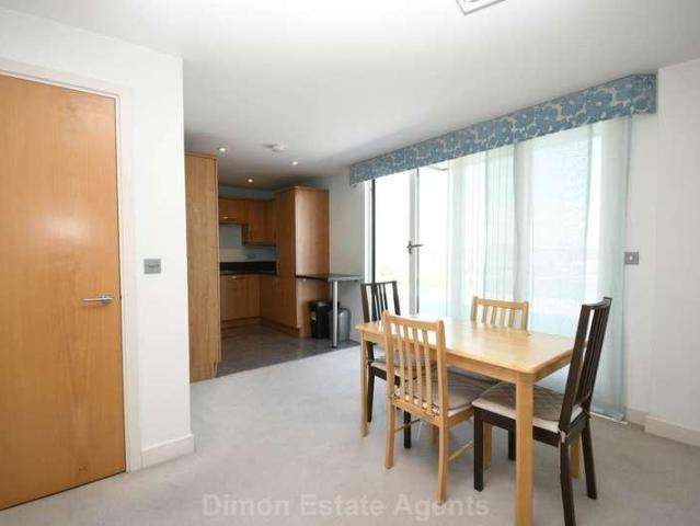 2 bed flat for sale