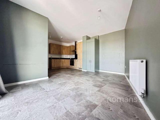 2 bed flat for sale