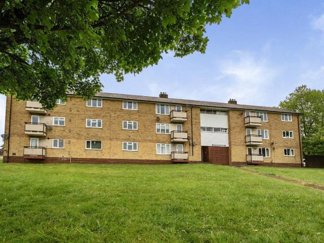 2 bed flat for sale