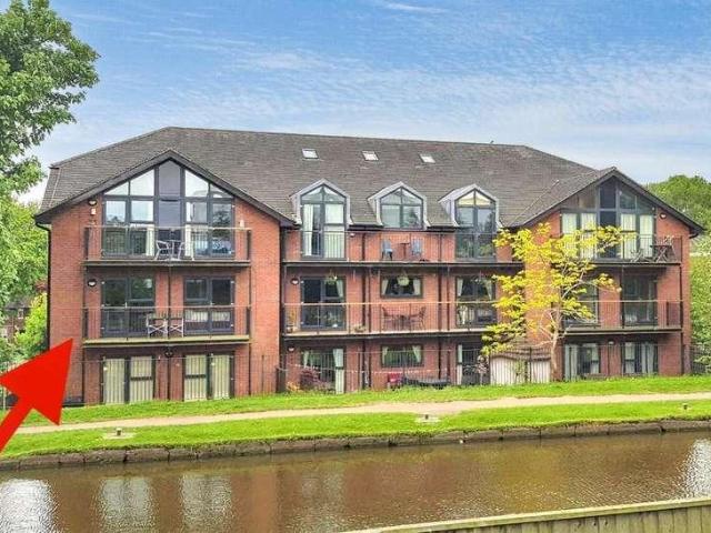 2 bed flat for sale