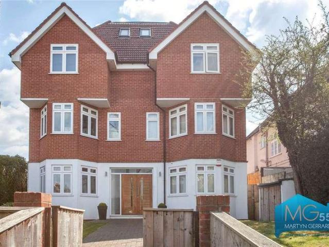 2 bed flat for sale