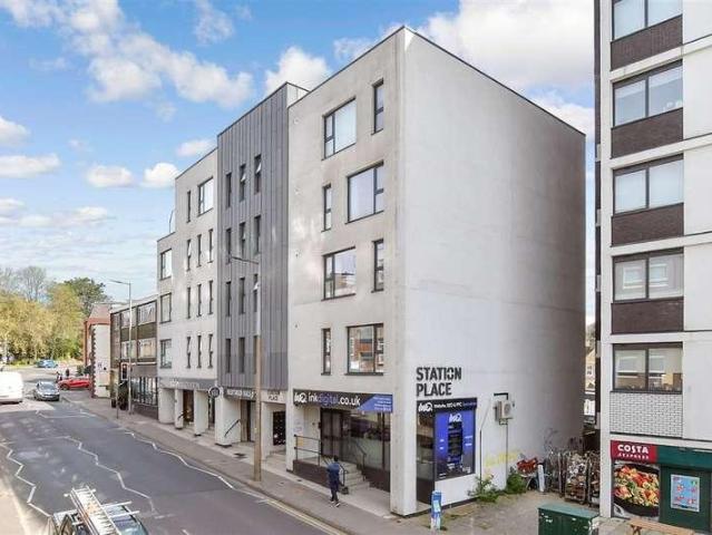 2 bed flat for sale