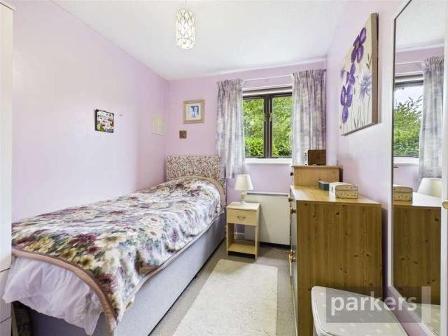 2 bed flat for sale