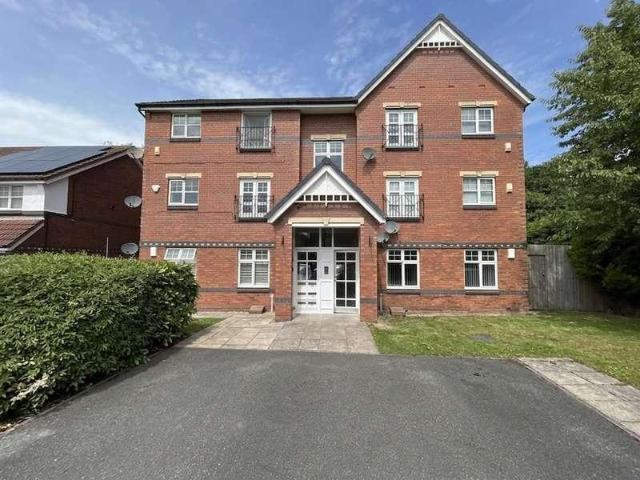 2 bed flat for sale
