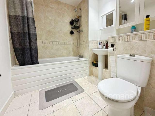 2 bed flat for sale