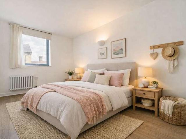 2 bed flat for sale