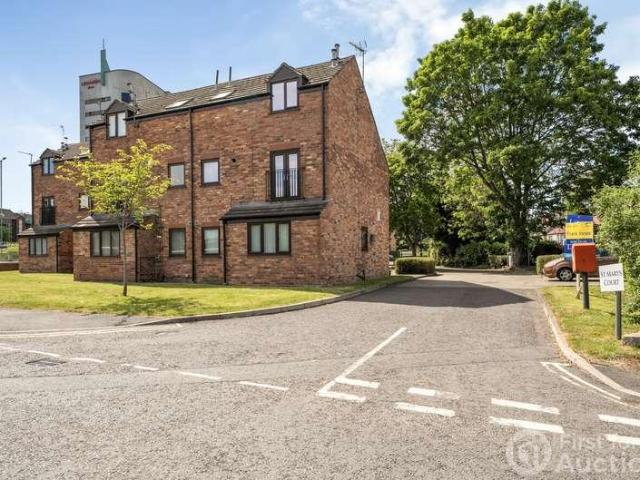 2 bed flat for sale