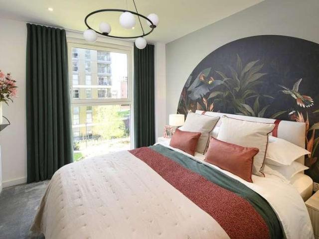 2 bed flat for sale