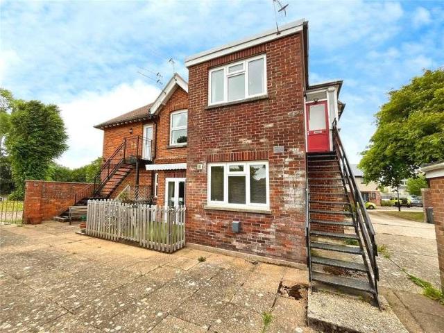 2 bed flat for sale