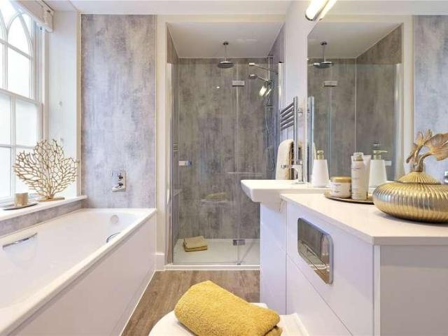 2 bed flat for sale