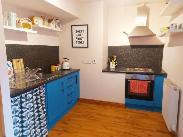 2 bed flat for sale