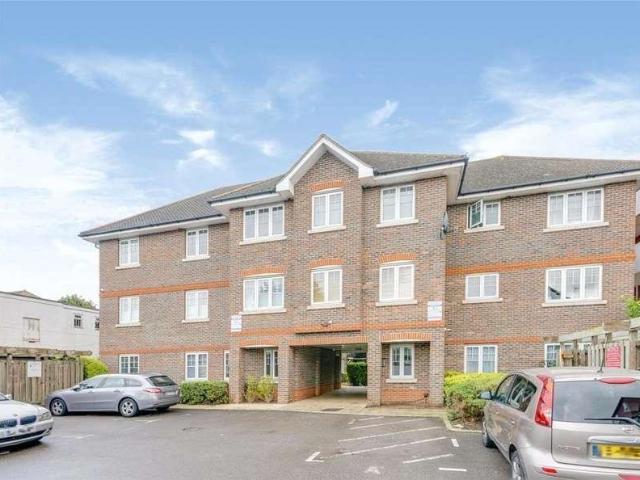 2 bed flat for sale