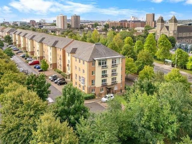 2 bed flat for sale