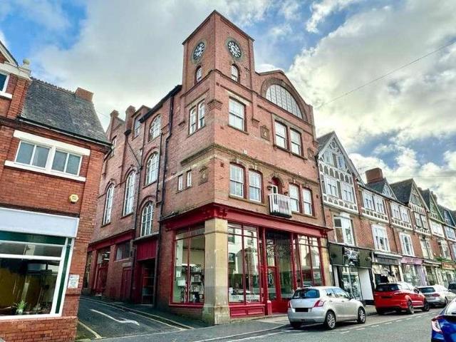 2 bed flat for sale