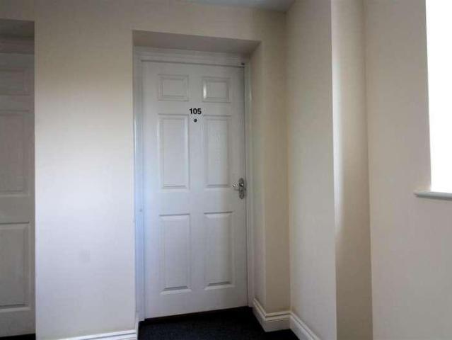2 bed flat for sale