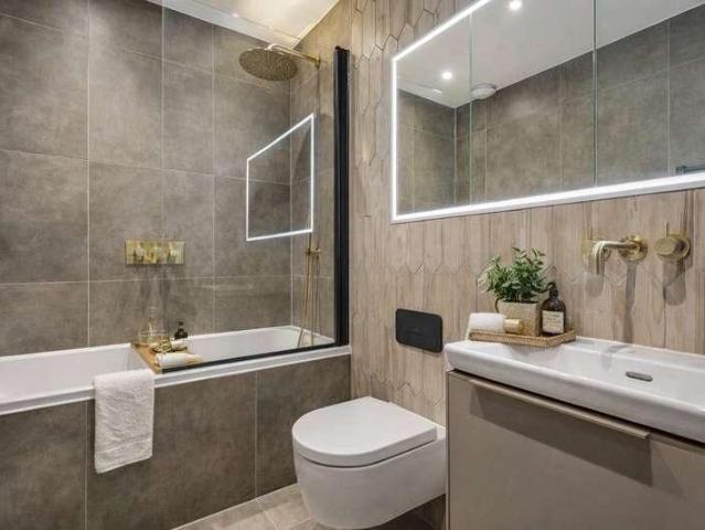 2 bed flat for sale