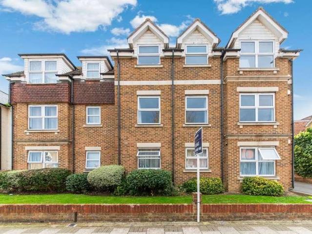2 bed flat for sale