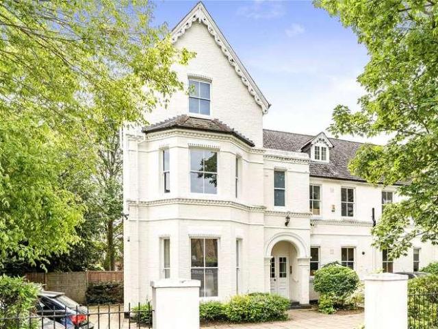 2 bed flat for sale